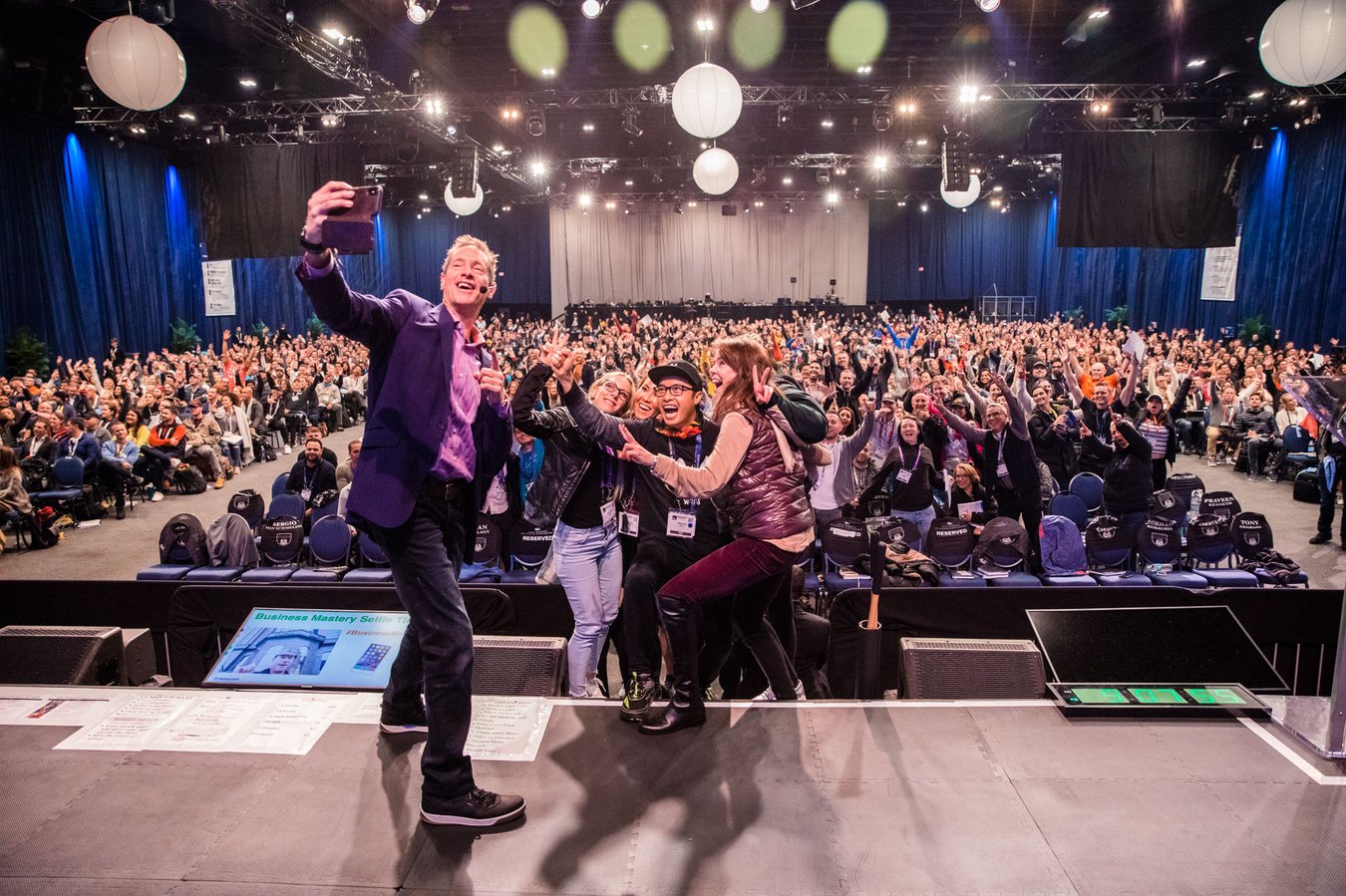 The High Energy Yet Intimate Experience of Tony Robbins Virtual ...
